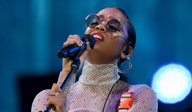 15 Best Rhythm and Blues Songs of All Time - Singersroom.com