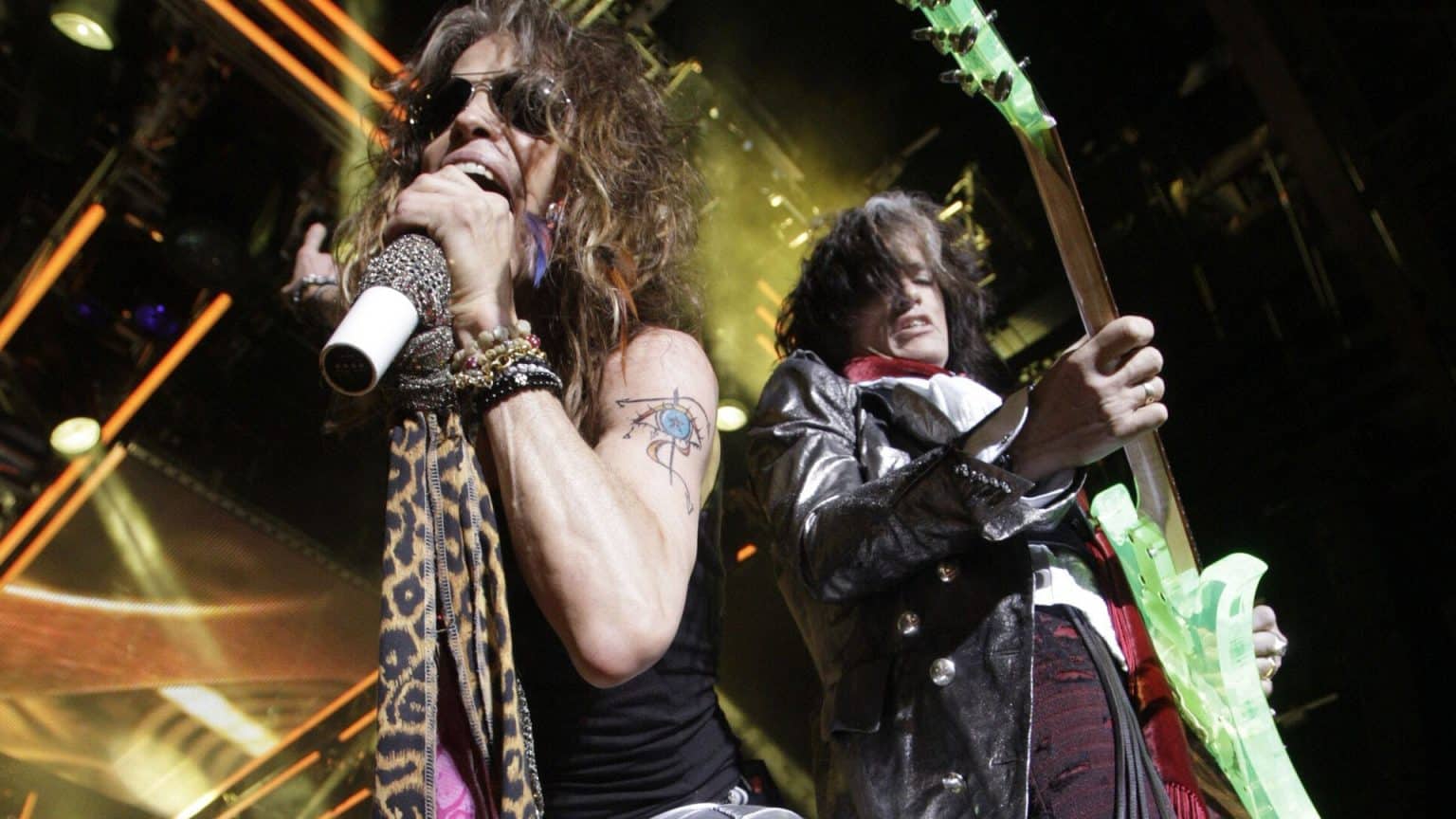 15 Best Heavy Metal Songs of All Time - Singersroom.com