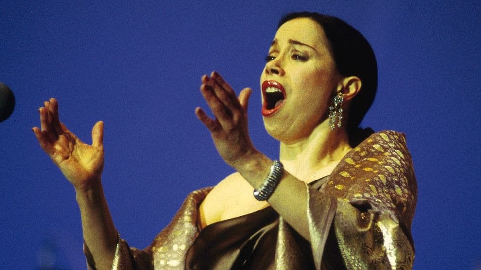 15 Best Opera Songs of All Time - Singersroom.com