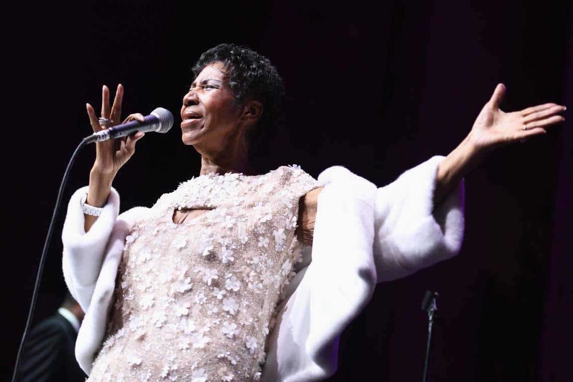 15 Best Female Singers of All Time - Singersroom.com