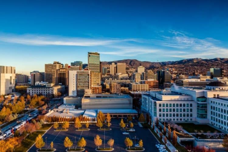 10 Famous Singers from Utah - Singersroom.com