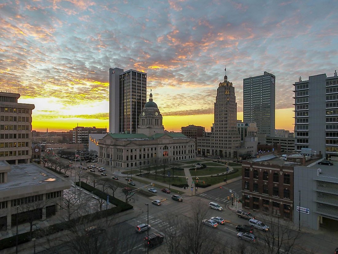 10 Famous Singers from Indiana - Singersroom.com