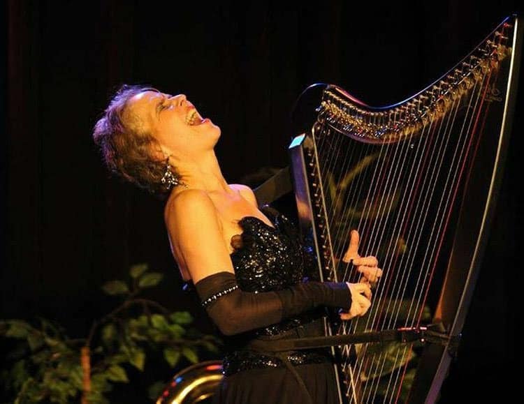 15 Best Harp Players of All Time - Singersroom.com