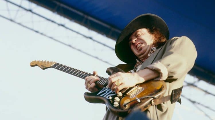10 Best Stevie Ray Vaughan Songs of All Time - Singersroom.com