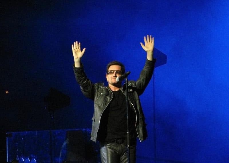 10 Famous Singers from Iowa - Singersroom.com