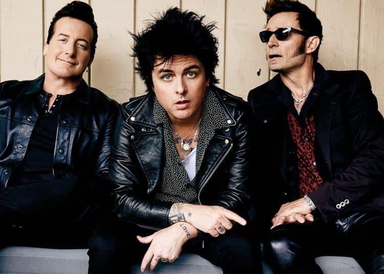 10 Famous Singers from Iowa - Singersroom.com