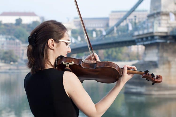 15 Best Violin Players of All Time - Singersroom.com