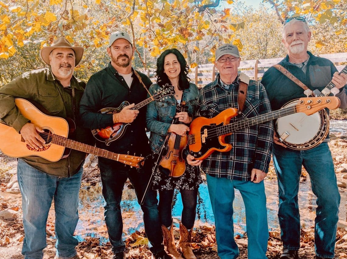 15 Best Folk Music Singers of All Time - Singersroom.com