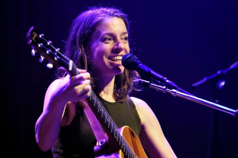 15 Best Folk Music Singers of All Time - Singersroom.com