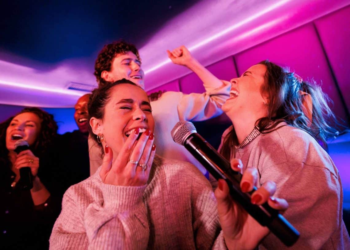 15 Best Karaoke Songs of All Time - Singersroom.com