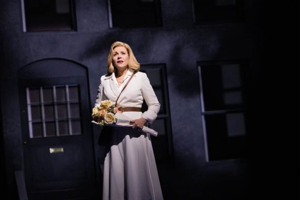 15 Best Opera Singers of All Time - Singersroom.com