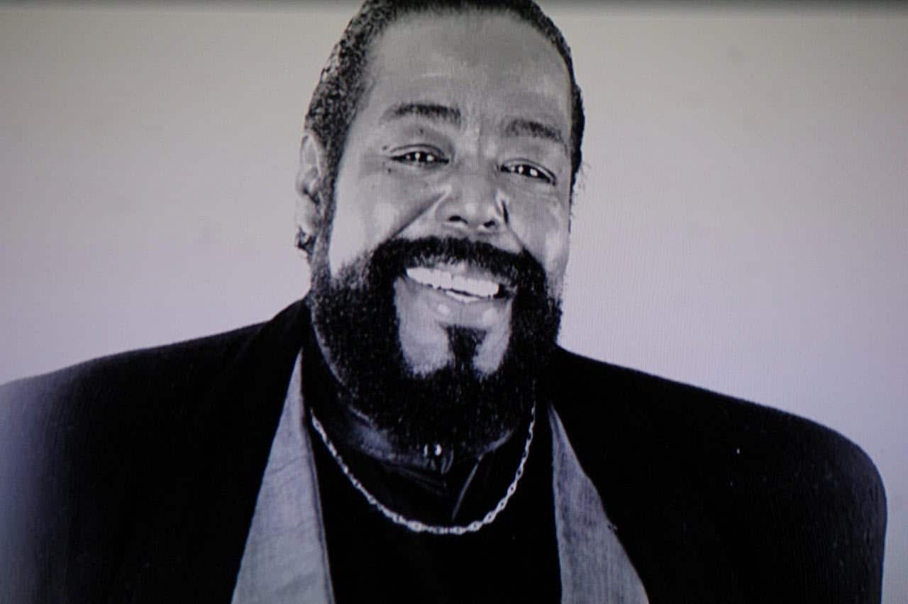 10 Best Barry White Songs of All Time - Singersroom.com