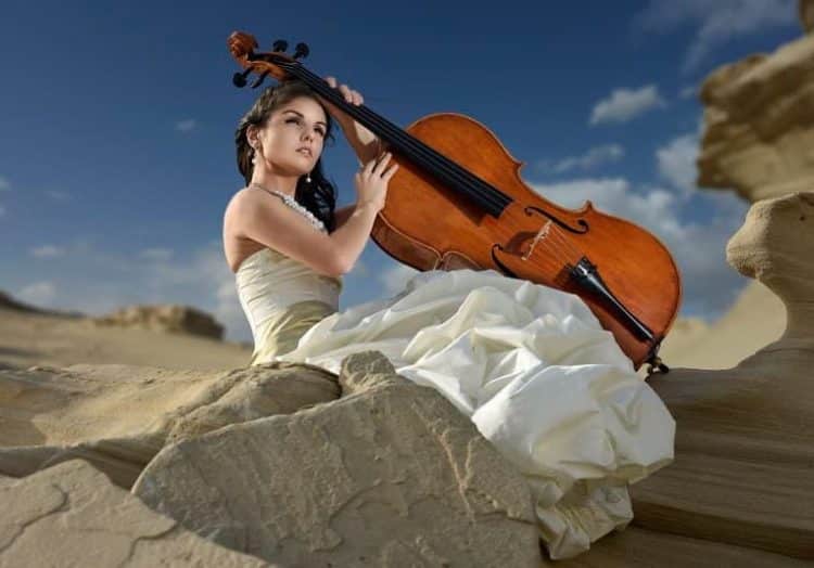 15 Best Cello Players of All Time - Singersroom.com