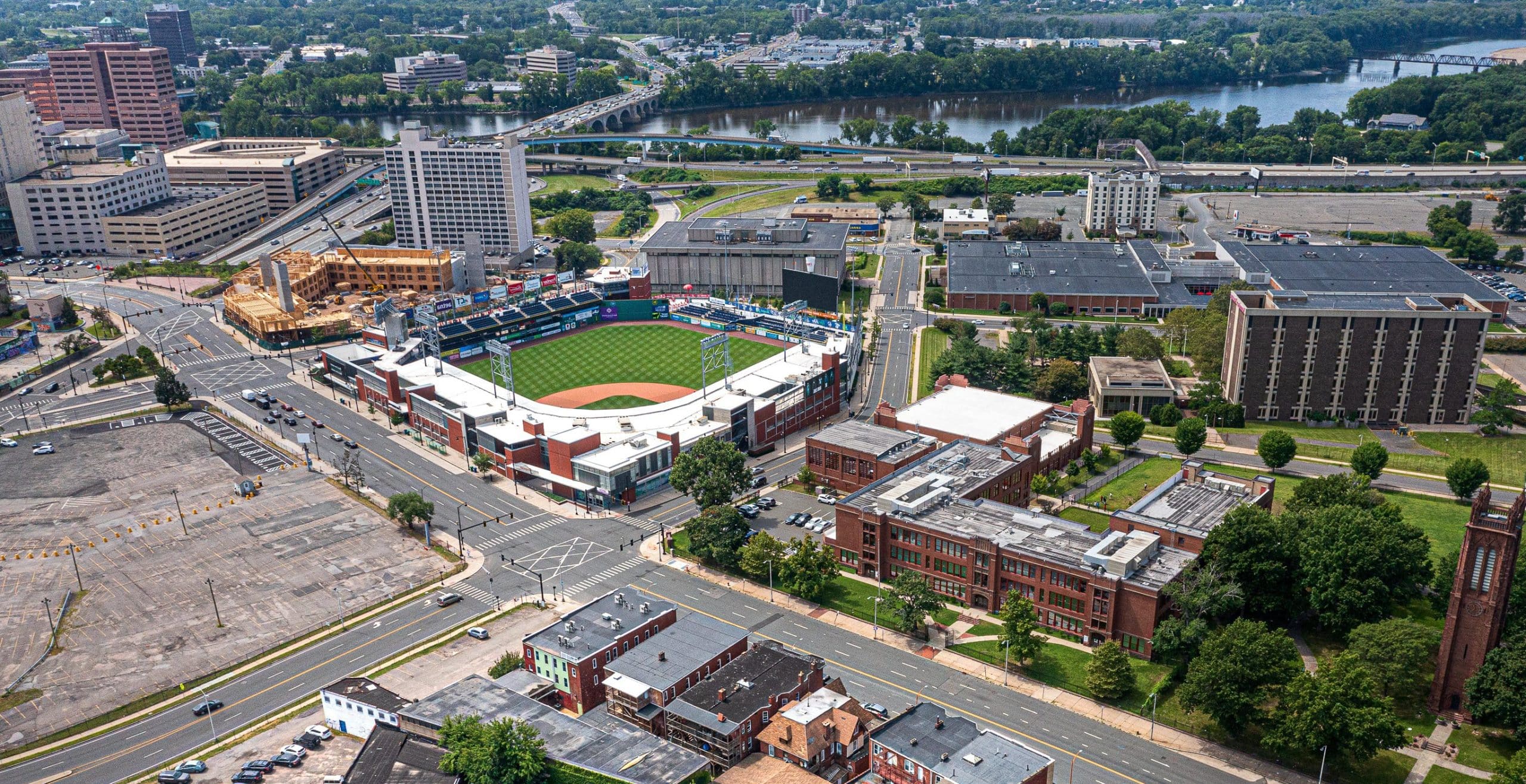 10 Famous Singers from Connecticut - Singersroom.com