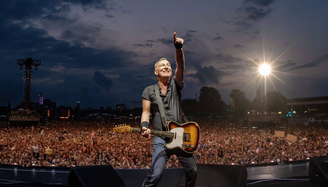 10 Best Bruce Springsteen Songs of All Time - Singersroom.com