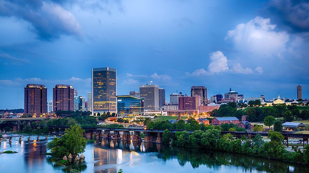 10 Famous Singers from Virginia - Singersroom.com