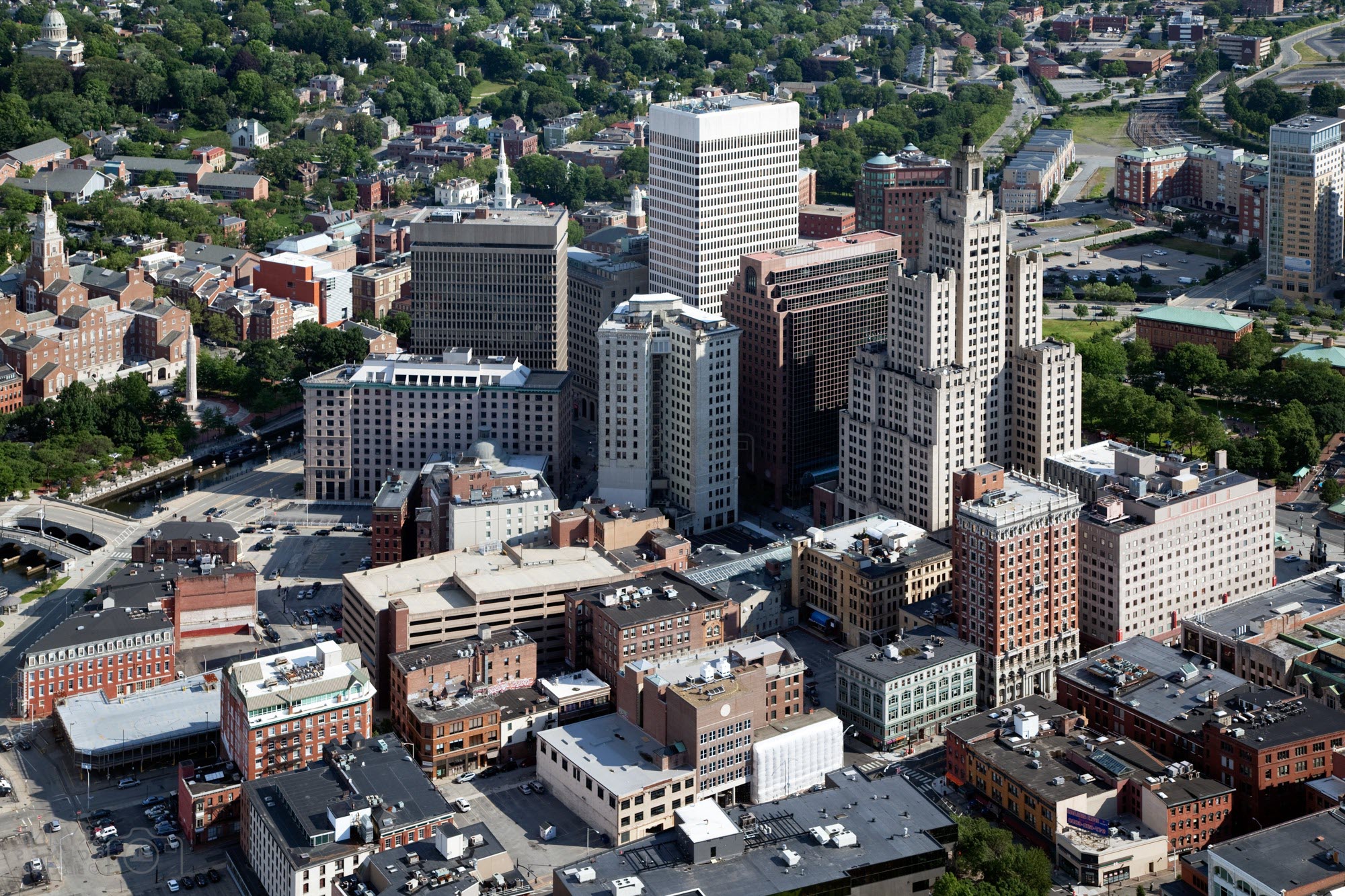 10 Famous Singers from Rhode Island - Singersroom.com