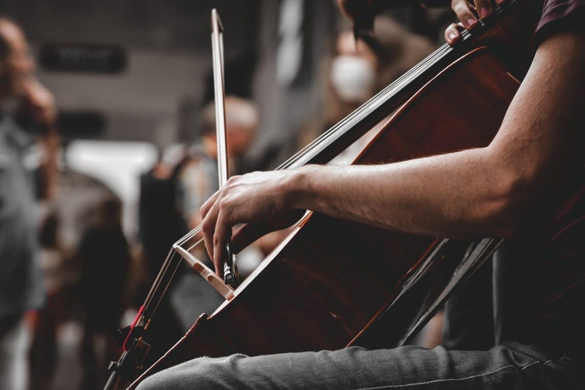 15 Best Cello Players of All Time - Singersroom.com