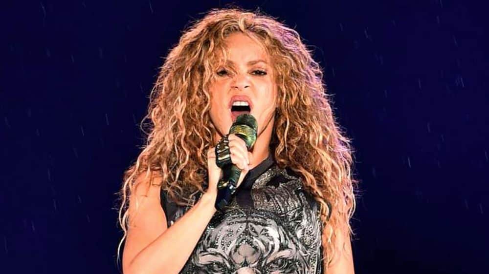 10 Best Shakira Songs of All Time - Singersroom.com