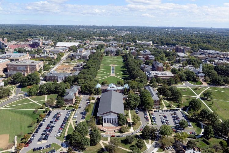 10 Famous Singers from Maryland - Singersroom.com