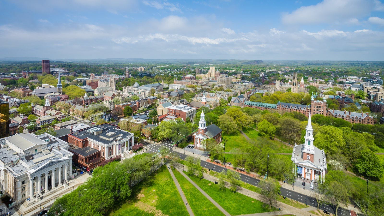 10 Famous Singers from Connecticut - Singersroom.com