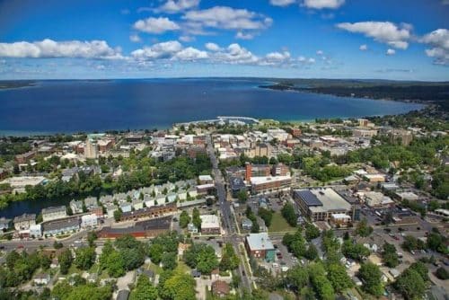 10 Famous Singers from Michigan - Singersroom.com