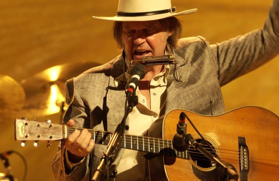 10 Best Neil Young Songs of All Time - Singersroom.com