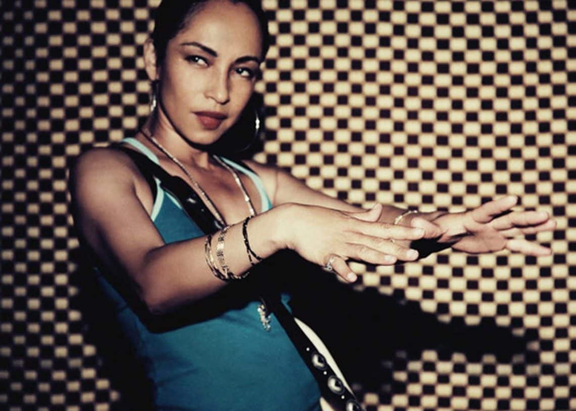 10 Best Shakira Songs of All Time - Singersroom.com