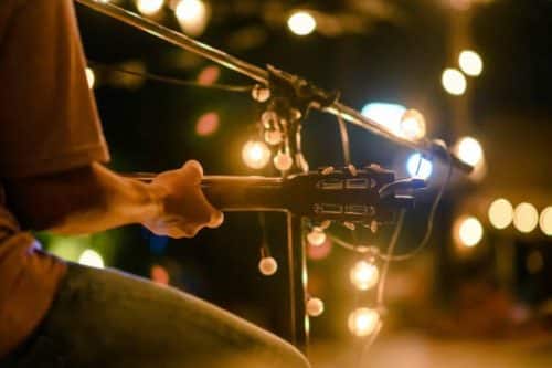 15 Best Acoustic Songs of All Time - Singersroom.com