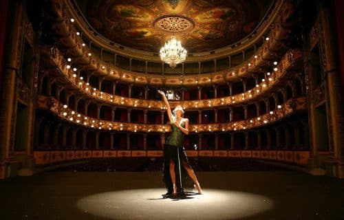 15 Best Opera Singers of All Time - Singersroom.com