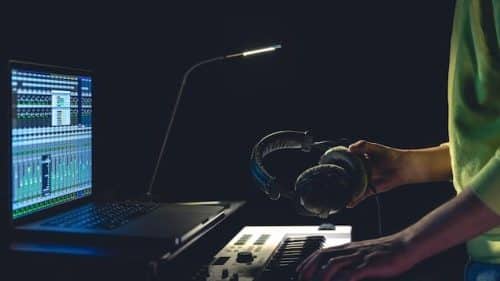 15 Best Music Producers of All Time - Singersroom.com