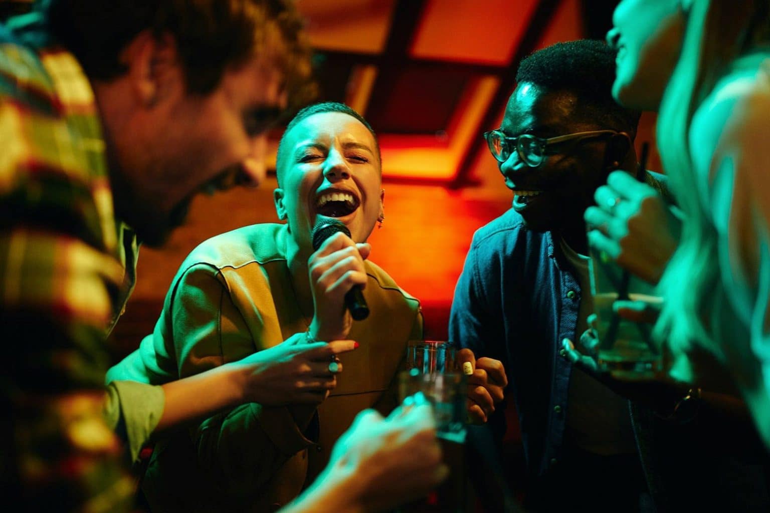 15 Best Karaoke Songs of All Time - Singersroom.com