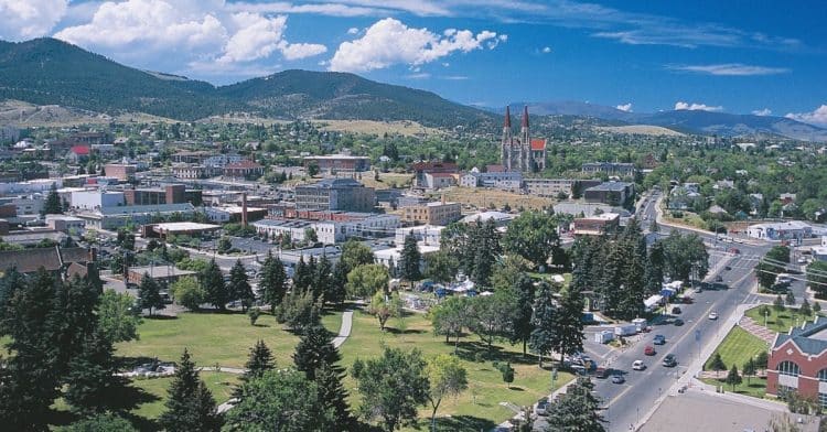 10 Famous Singers from Montana - Singersroom.com