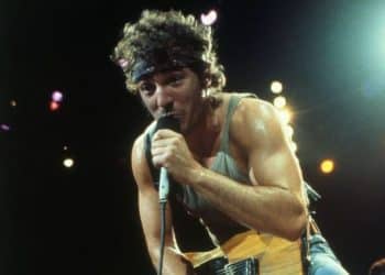 10 Best Bruce Springsteen Songs of All Time - Singersroom.com