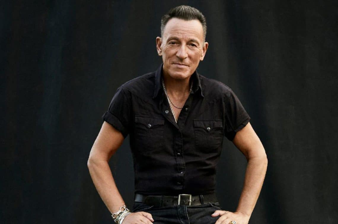 10 Best Bruce Springsteen Songs of All Time - Singersroom.com