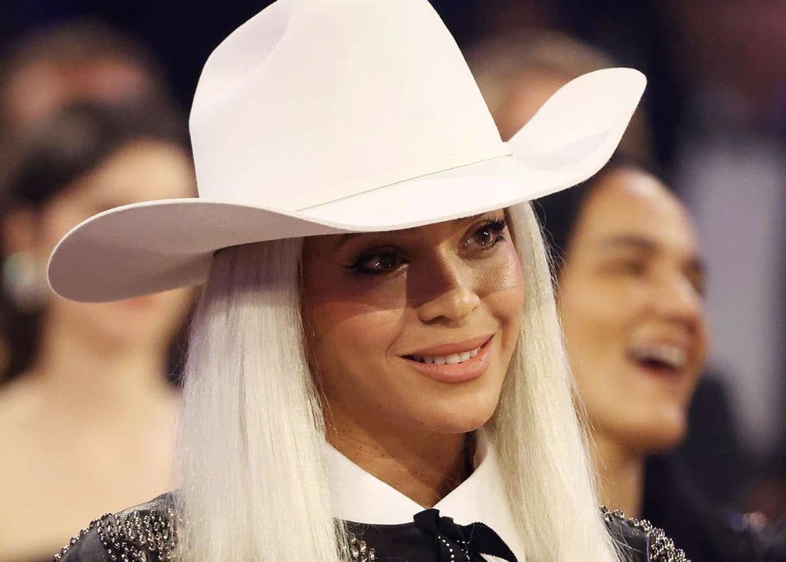 20 Songs About Unity and Coming Together - Singersroom.com