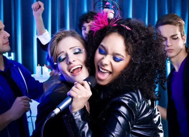 15 Best Karaoke Songs of All Time - Singersroom.com