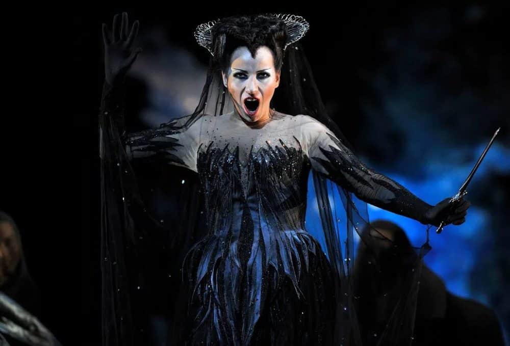 15 Best Opera Songs of All Time - Singersroom.com