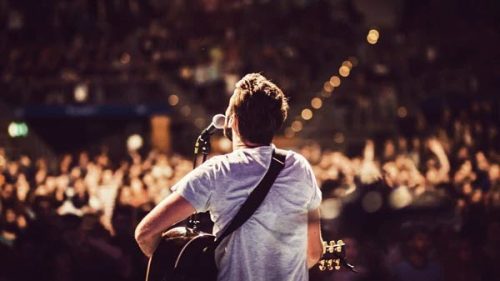 15 Best Christian Songs of All Time - Singersroom.com