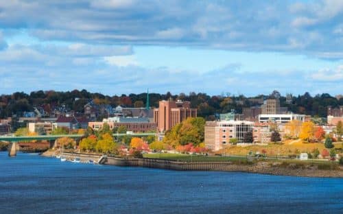 10 Famous Singers from Maine - Singersroom.com