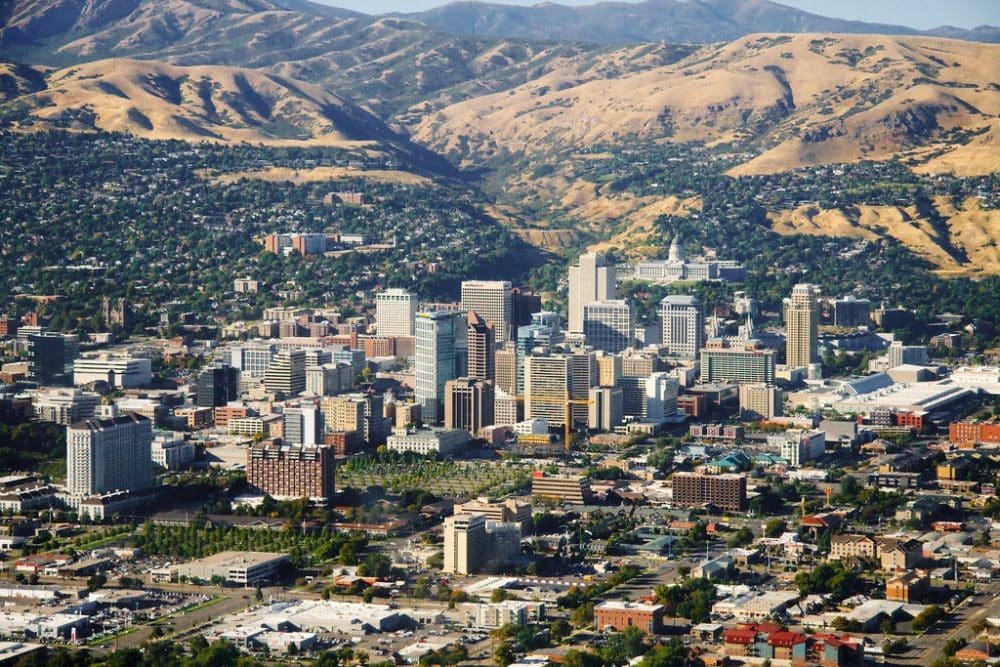 10 Famous Singers from Utah - Singersroom.com