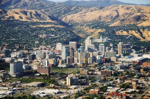 10 Famous Singers from Utah - Singersroom.com