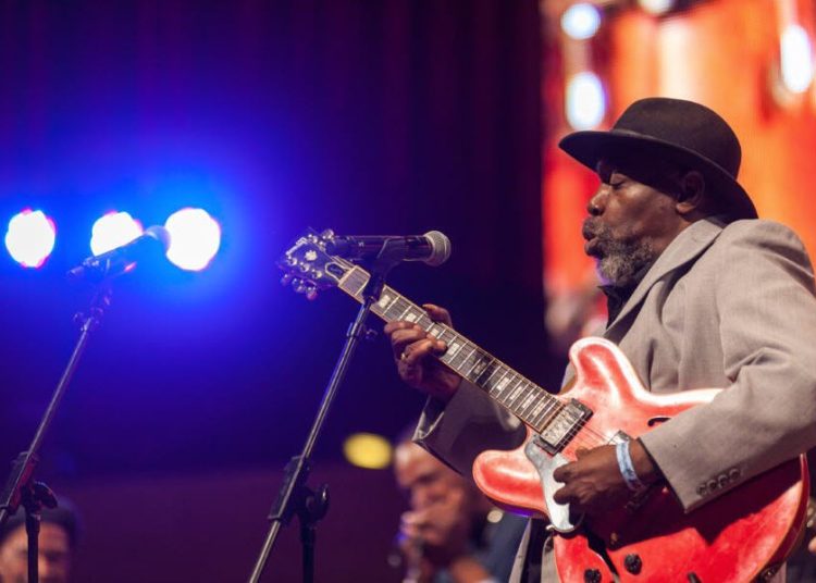 15 Best Indie Songs of All Time - Singersroom.com