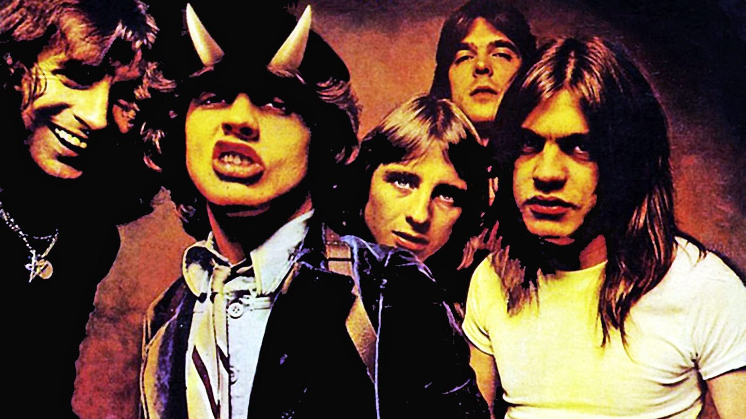 10 Best AC/DC Songs of All Time - Singersroom.com