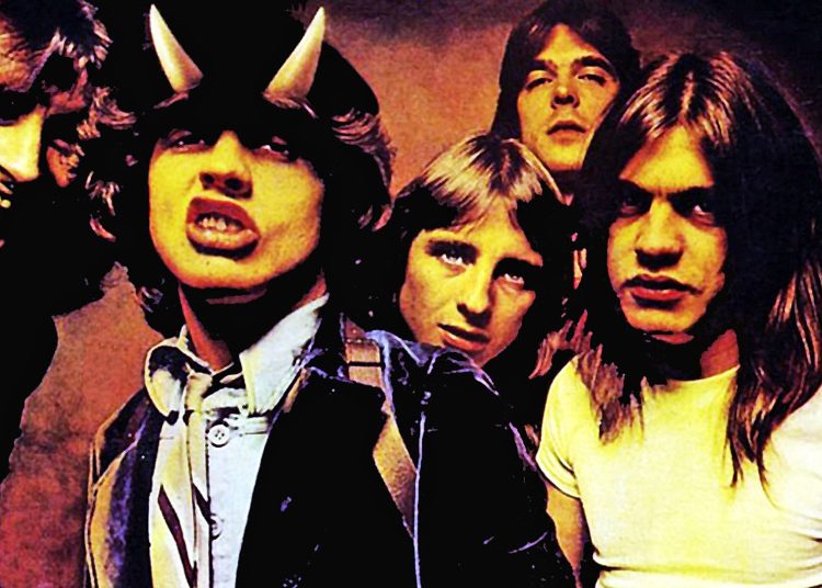 20 Songs about Leo - Singersroom.com