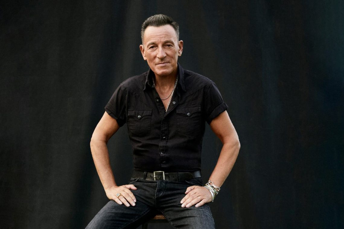 10 Best Bruce Springsteen Songs of All Time - Singersroom.com