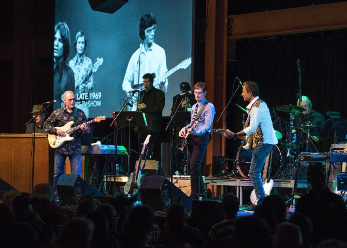 10 Best Shakira Songs of All Time - Singersroom.com