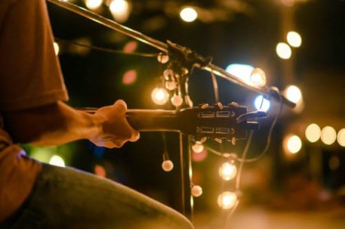 15 Best Acoustic Songs of All Time - Singersroom.com