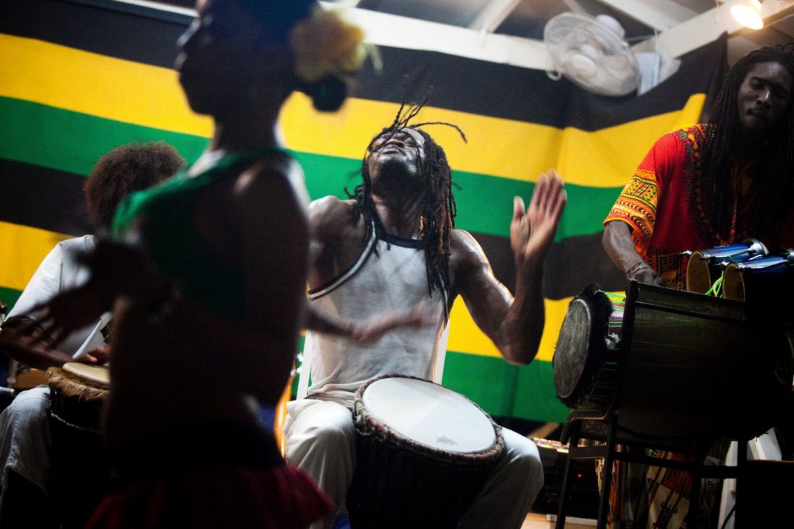 15 Best Reggae Songs of All Time - Singersroom.com