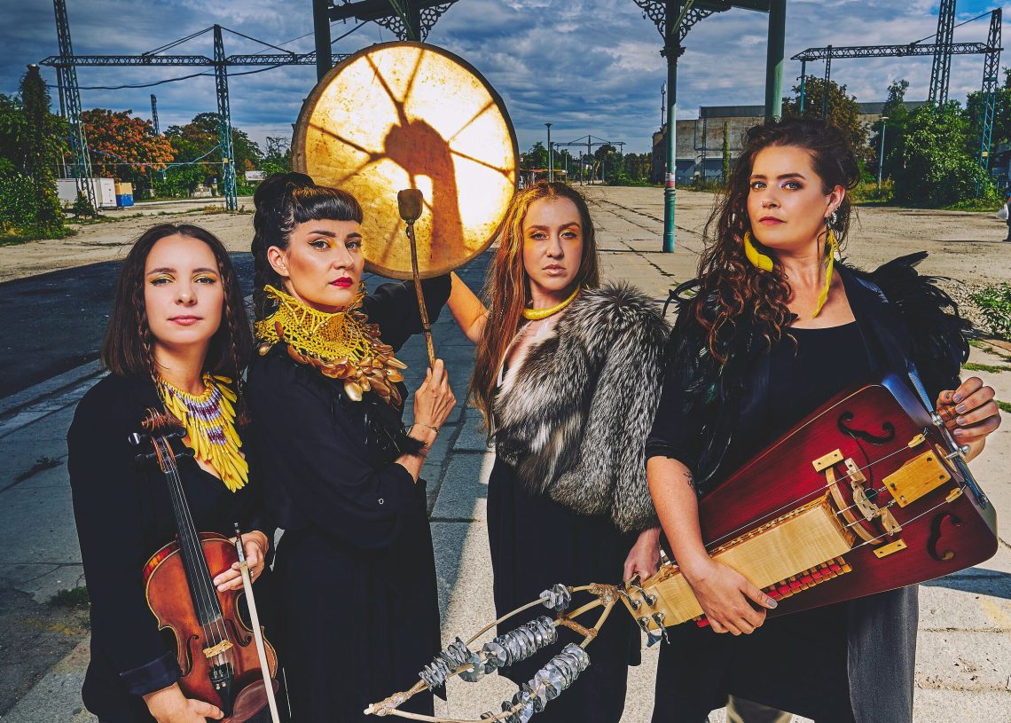 20 Famous Bass Singers - Singersroom.com